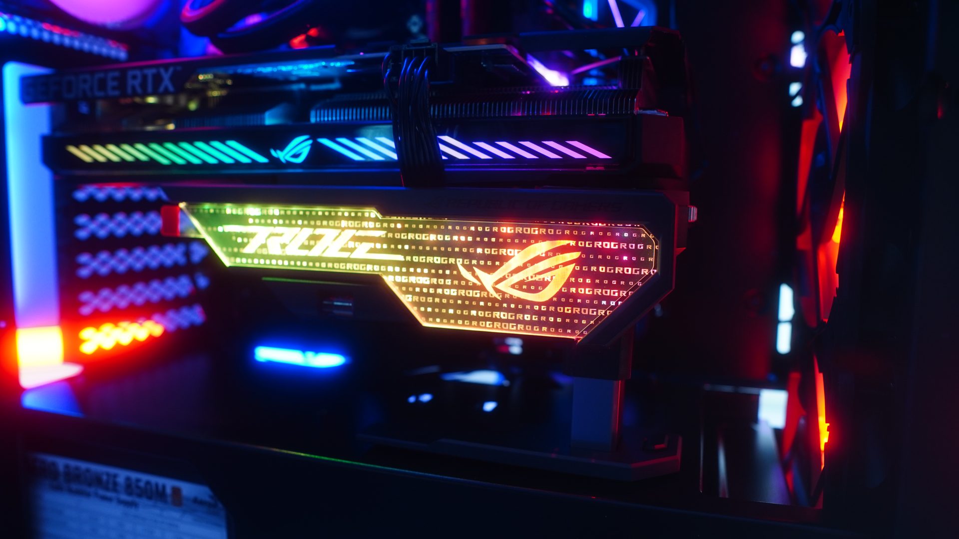 Soporte Tarjeta de Video ASUS ROG Strix Herculx ARGB - SoloGamer