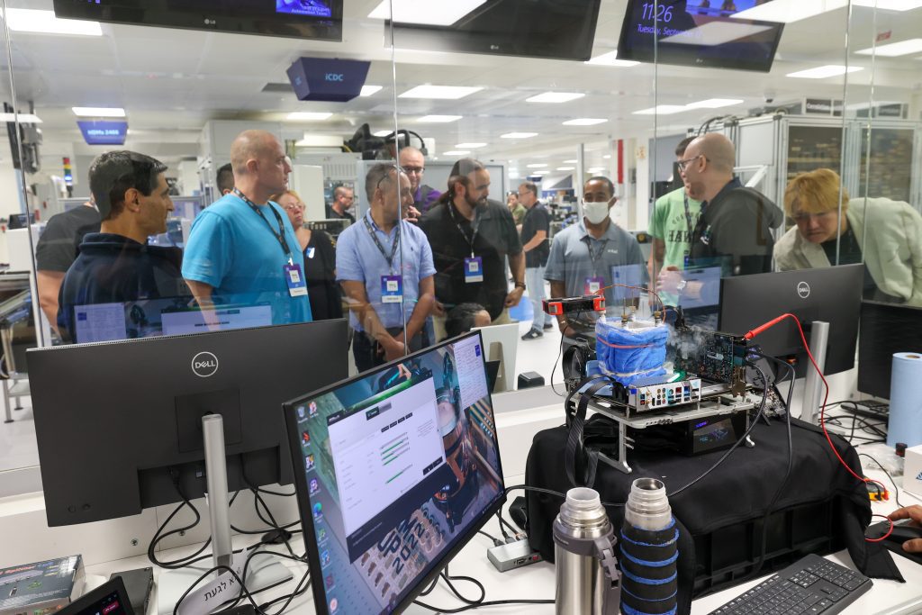 Tour INTEL 2022 | Procesador 13th | Fabrica 28 | Israel - SoloGamer