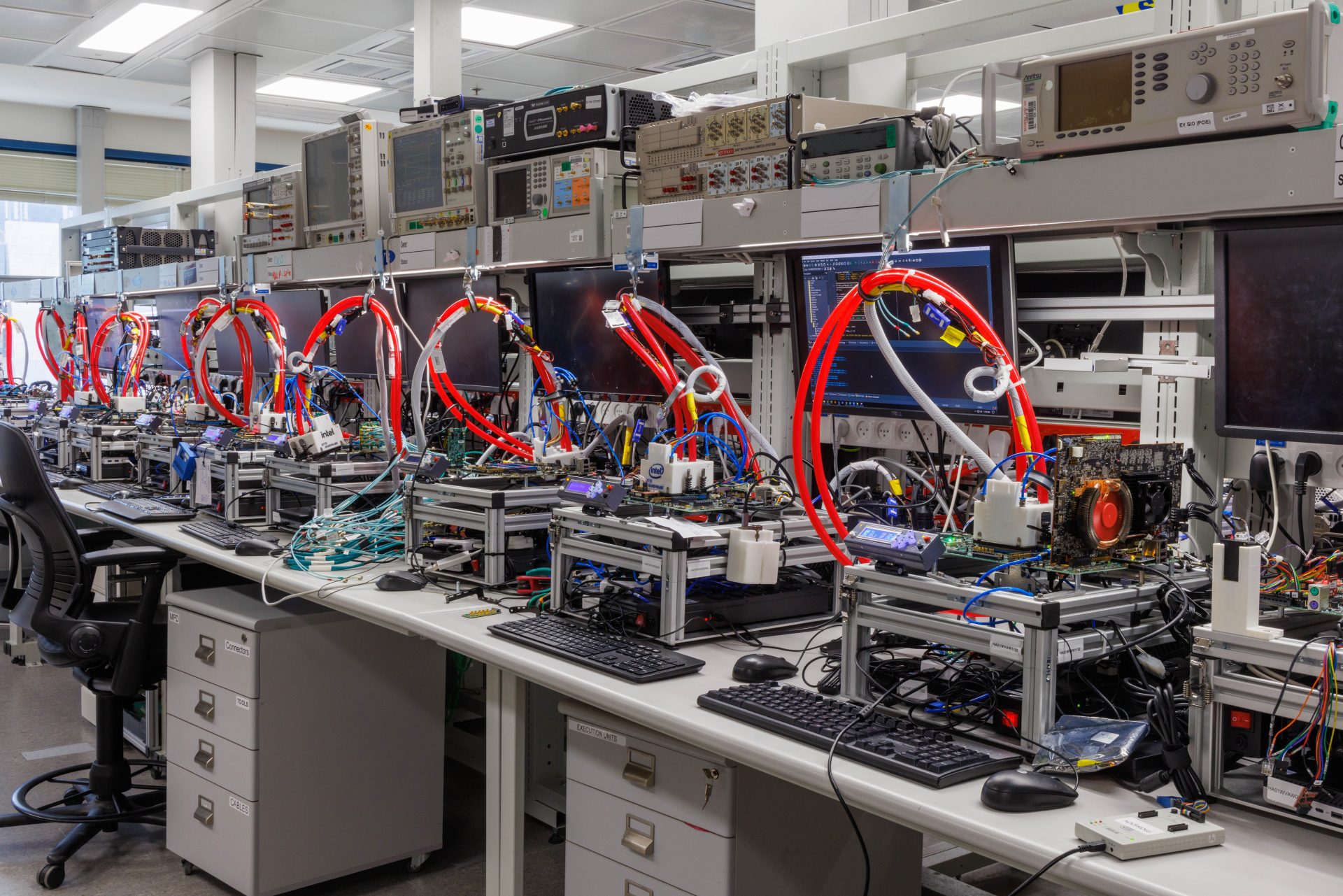 Tour INTEL 2022 | Procesador 13th | Fabrica 28 | Israel - SoloGamer