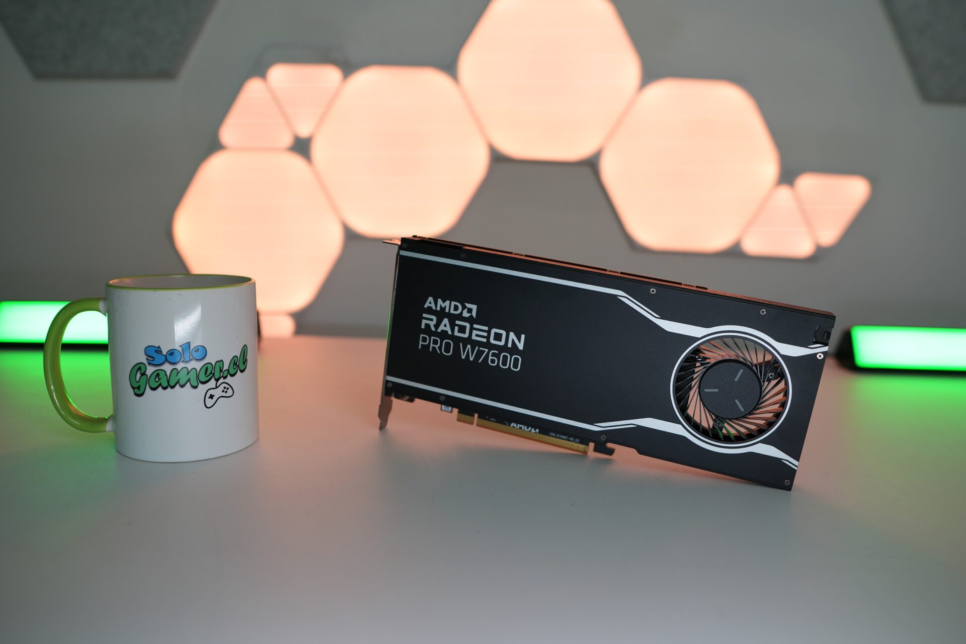 AMD Radeon Pro W7600 - Una video para Trabajar. - SoloGamer