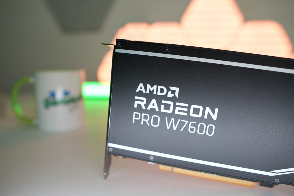 Radeon Pro W7700 - Ideal para WorkStation - SoloGamer